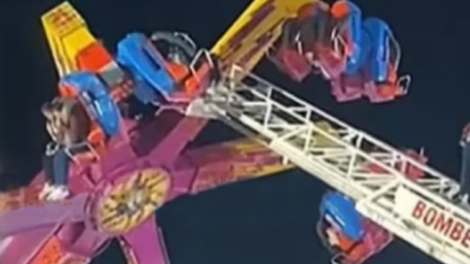 Video del juego mecánico que colapsó en Nogales, Sonora; dejó como ...