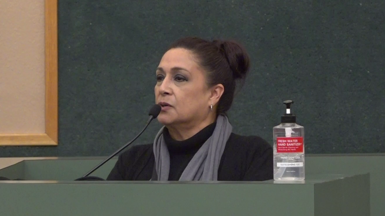 La exalcaldesa de Calexico, Maritza Hurtado, presentó documentos para ...